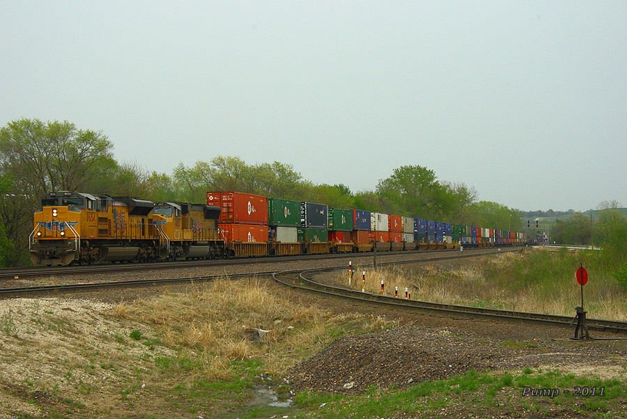 Westbound UP Intermodal Train